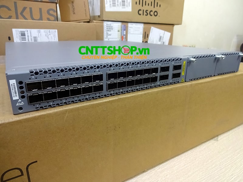 EX4600-40F-AFO Switch Juniper 24 SFP+/SFP Ports, 4 QSFP+ Port